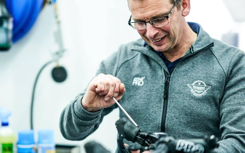 Life of a Pro Mechanic – Feedback Sports